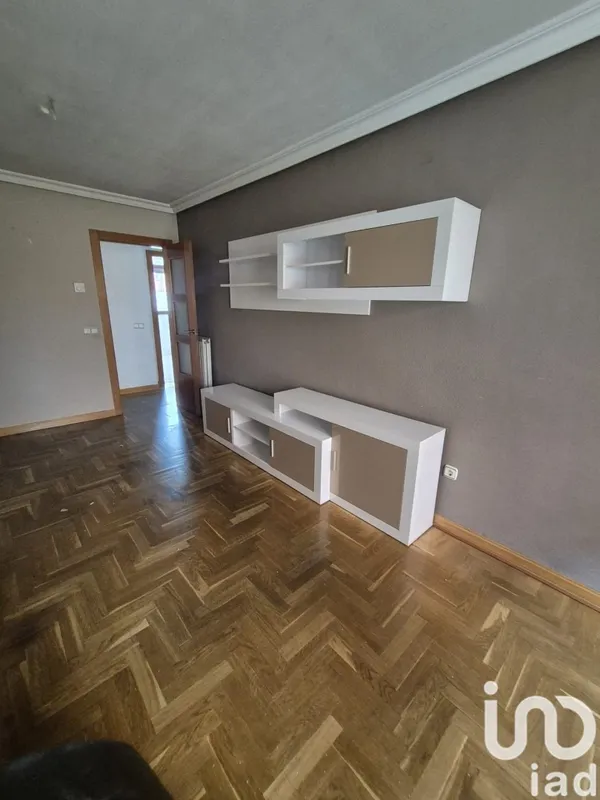 Real estate agents in Valverdón - iad